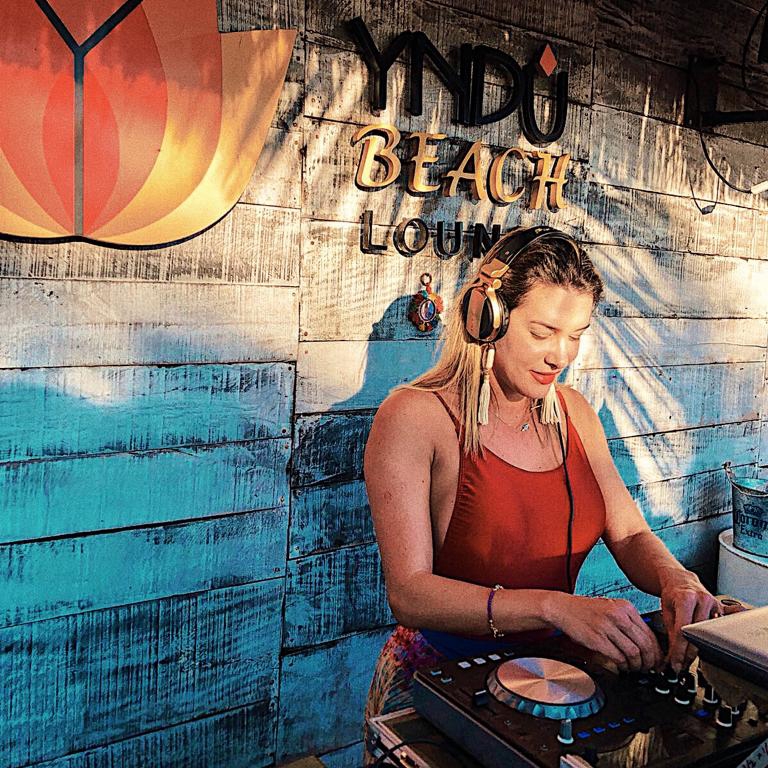 Prislla DJ - sexta - 14/02 - Yndú Beach Lounge - Noite - Rio de Janeiro ...
